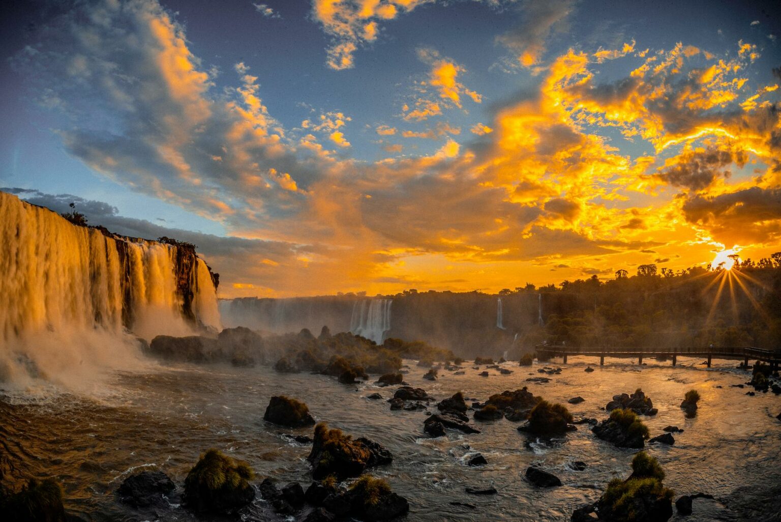 Pôr do Sol nas Cataratas - Secretaria Municipal de Turismo de Foz do ...